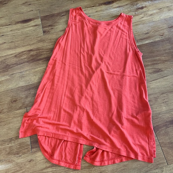 Old Navy | Tops | Old Navy Split Open Back Tank Top | Poshmark